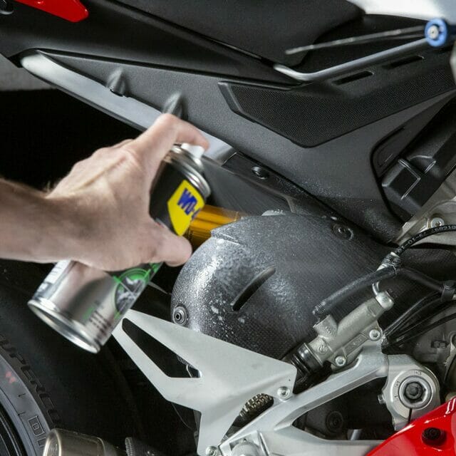 WD-40 Specialist Motorcycle Polish & Wax Spray 400ml
