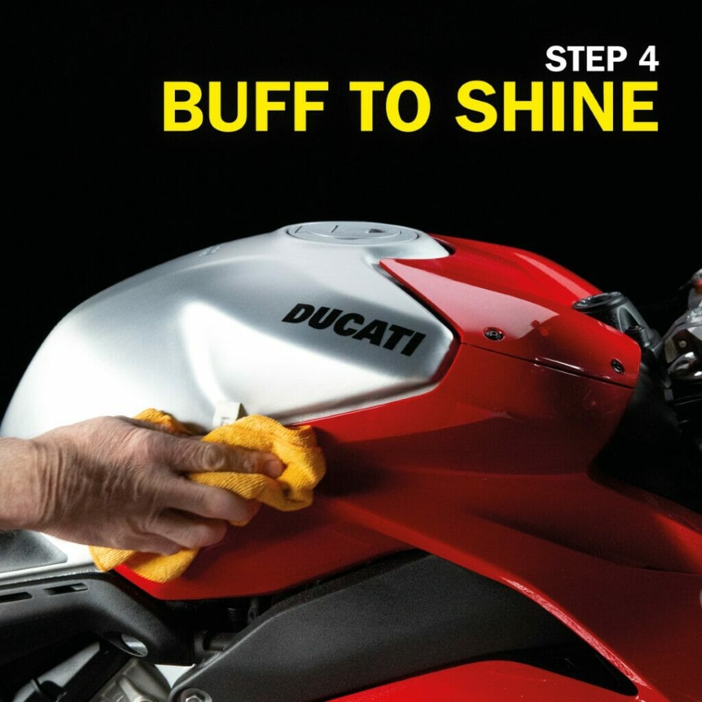 WD-40 Specialist Motorcycle Polish & Wax Spray 400ml