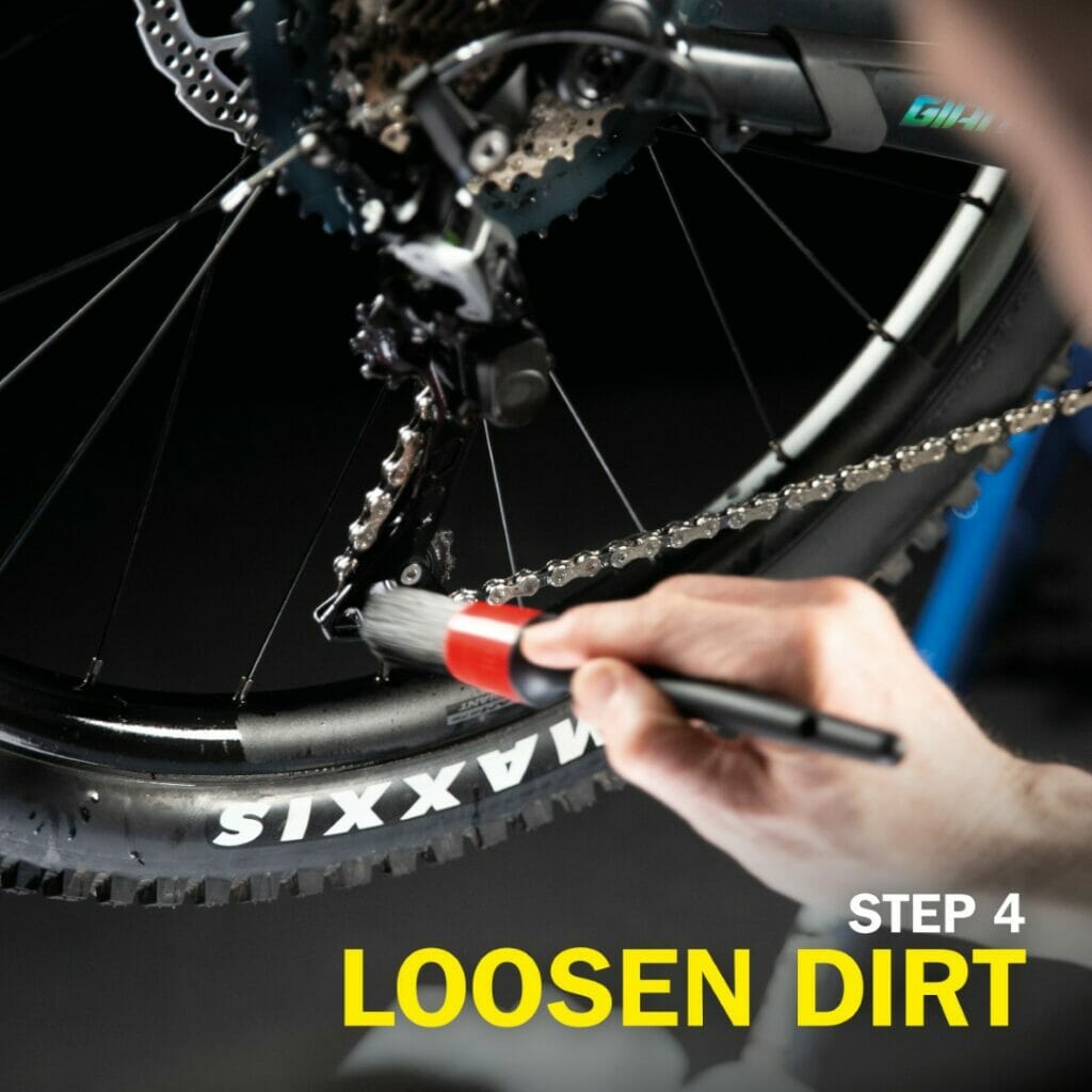 WD-40 BIKE Degreaser | Bicycle Chain Cleaner | WD-40